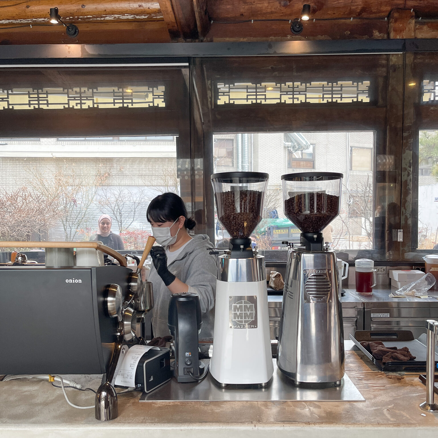 Best Hanok-style Cafes in Seoul - Doyzkie The Explorer